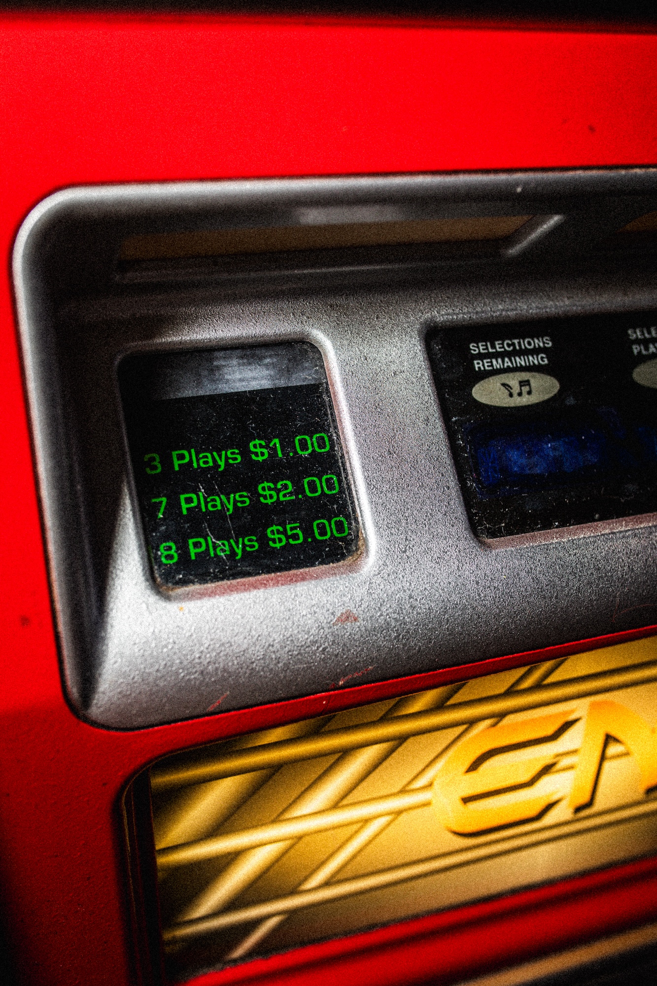 These Austin Bars Keep Vintage Vibes Alive with Classic Jukeboxes ...