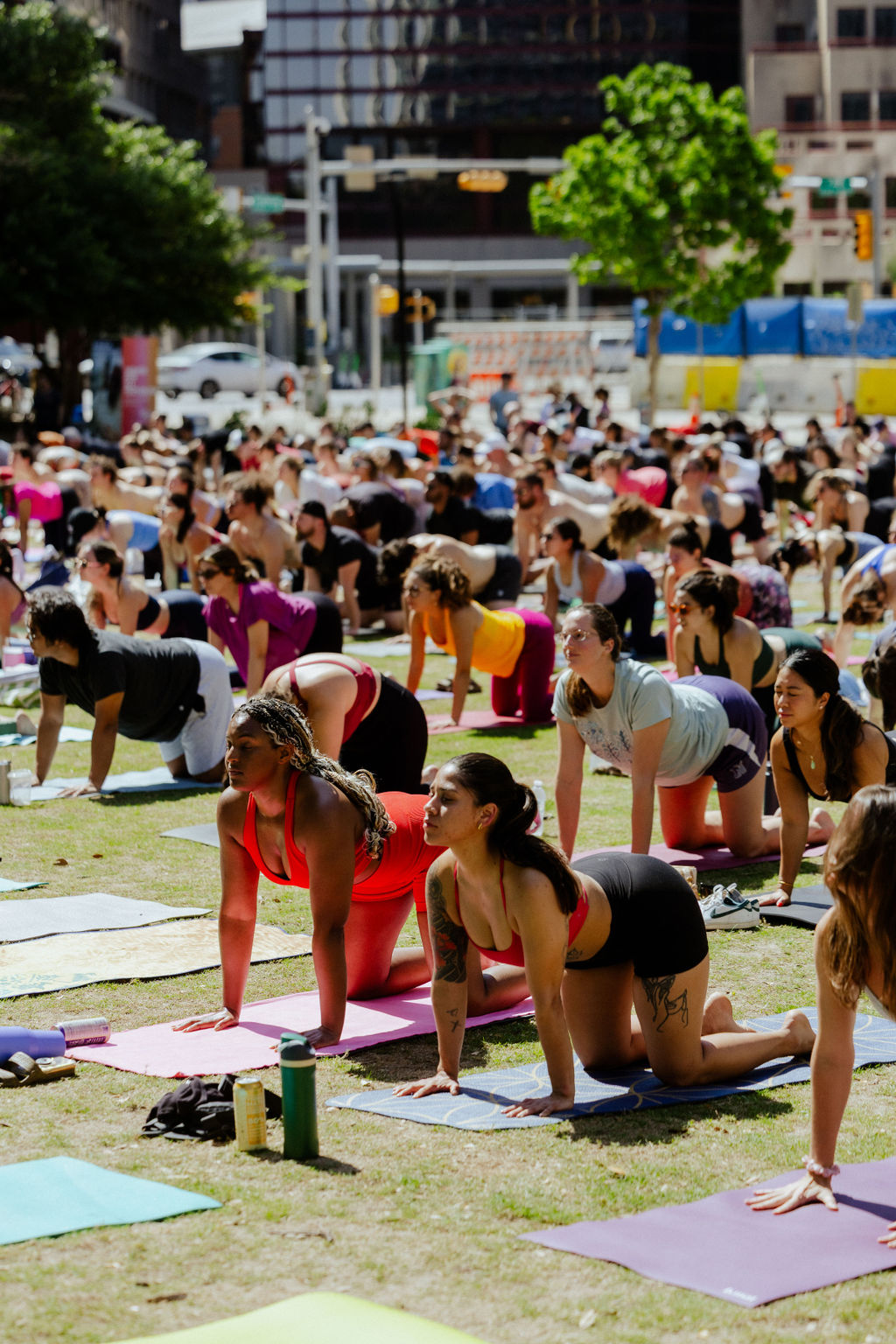 In Photos: Singles Yoga in the City 2025 - Austin Monthly Magazine