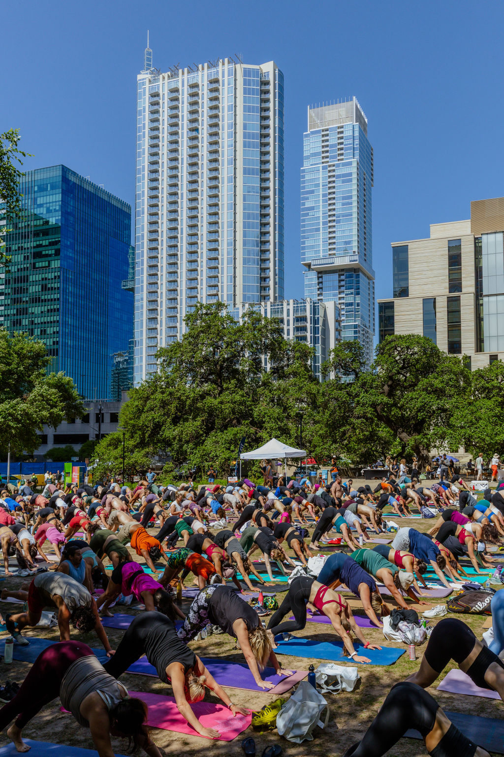 In Photos: Singles Yoga in the City 2025 - Austin Monthly Magazine