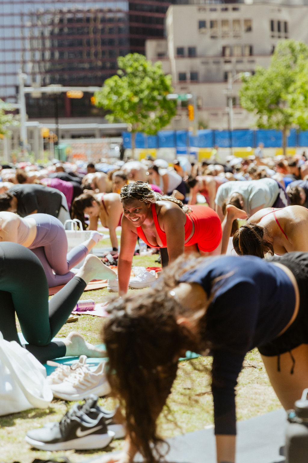 In Photos: Singles Yoga in the City 2025 - Austin Monthly Magazine