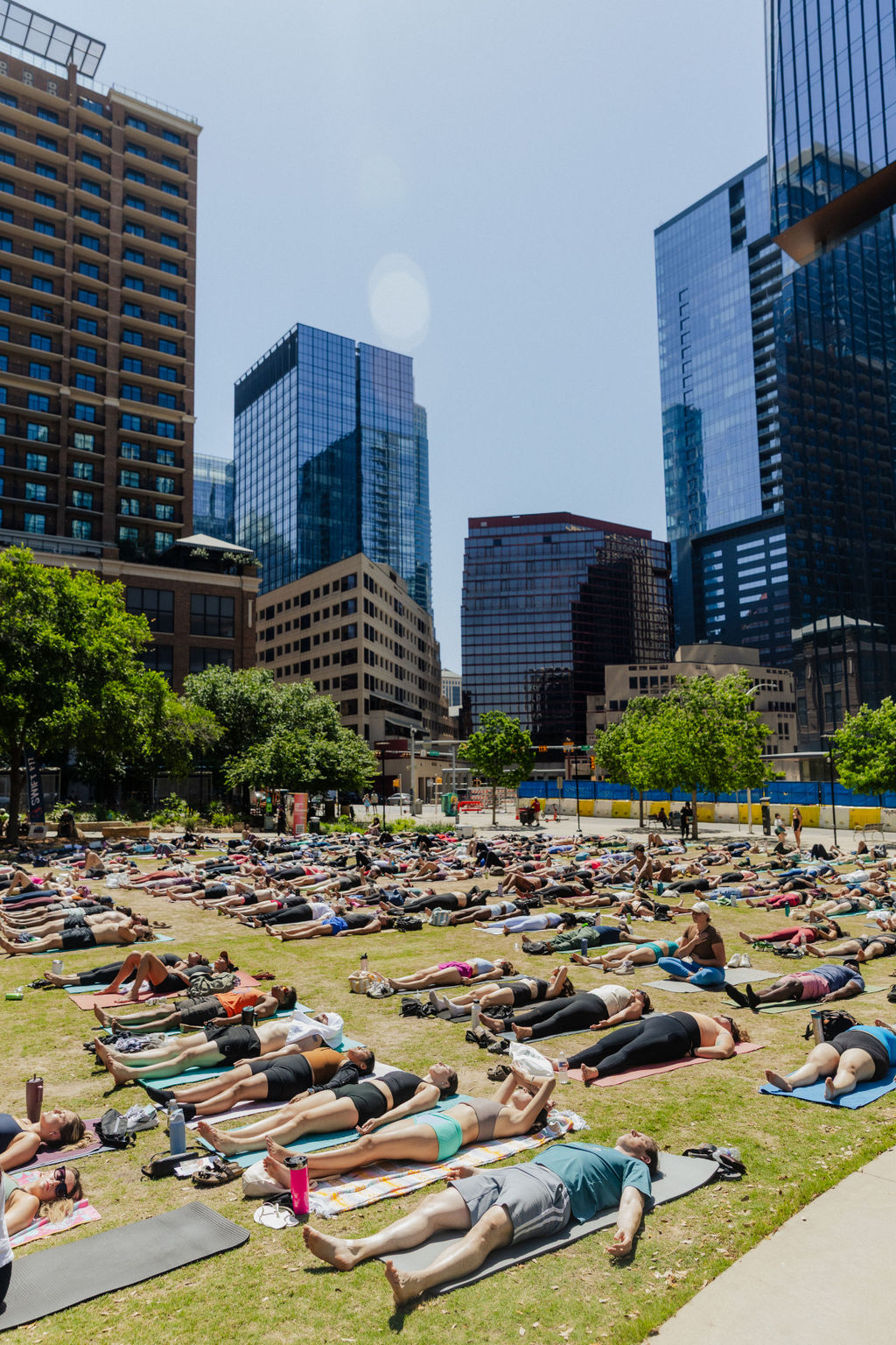 In Photos: Singles Yoga in the City 2025 - Austin Monthly Magazine